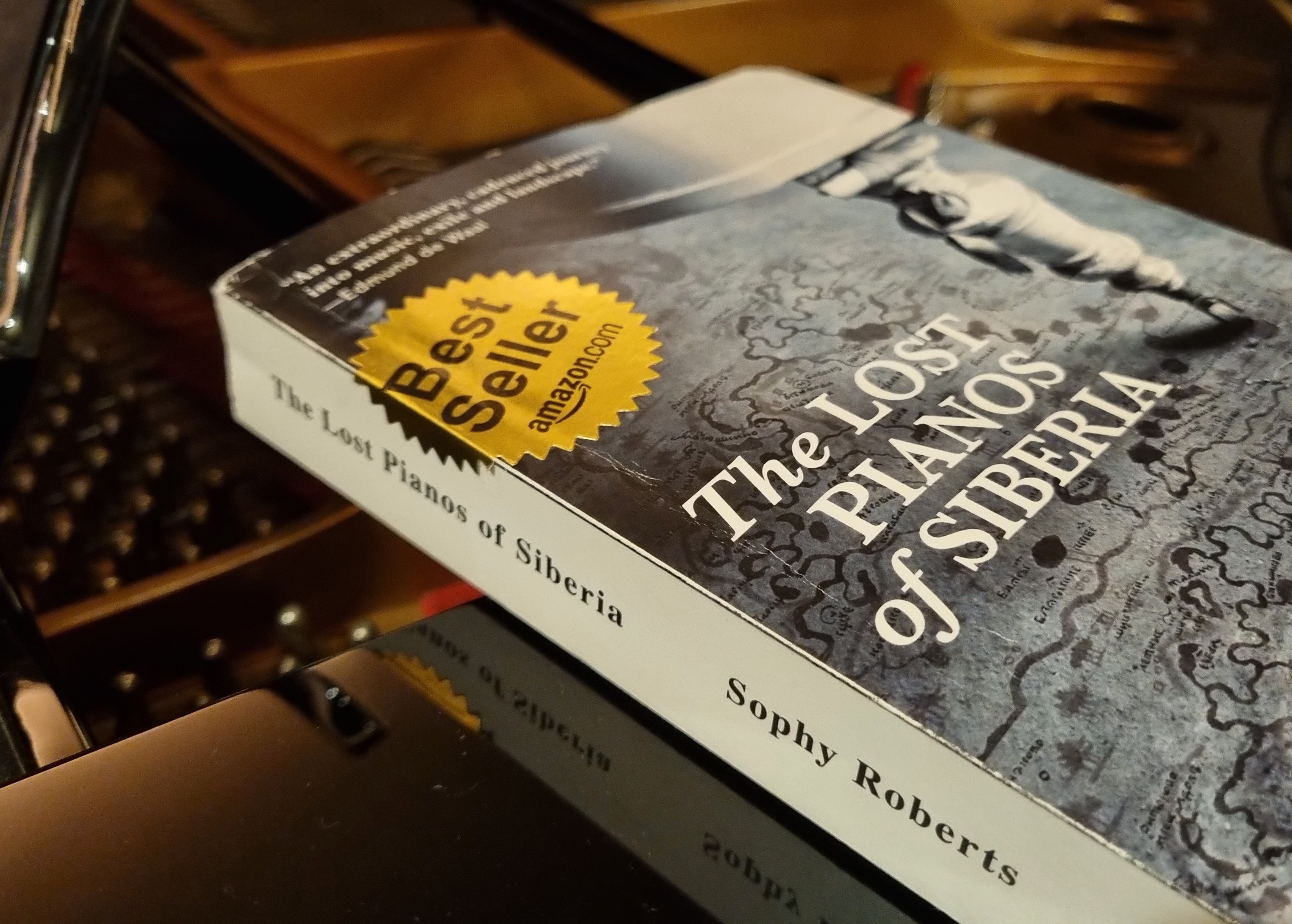 Sophy Roberts: The Lost Pianos of Siberia – The Book-Butterfly